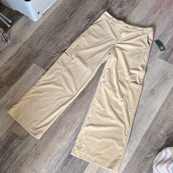 wild fable | Pants & Jumpsuits | Corduroy Cargo Pants New With Tags ...